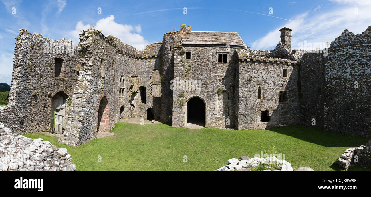 14th century manor house hi-res stock photography and images - Alamy