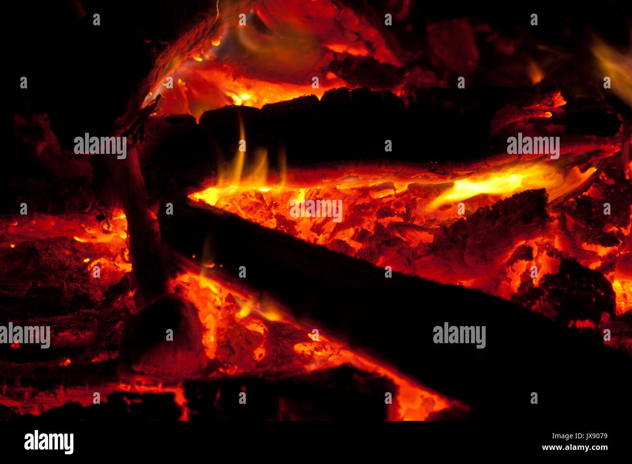Red hot coals hi-res stock photography and images - Alamy