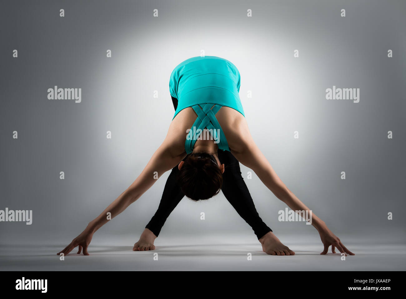 Legs crossed standing hi-res stock photography and images - Alamy