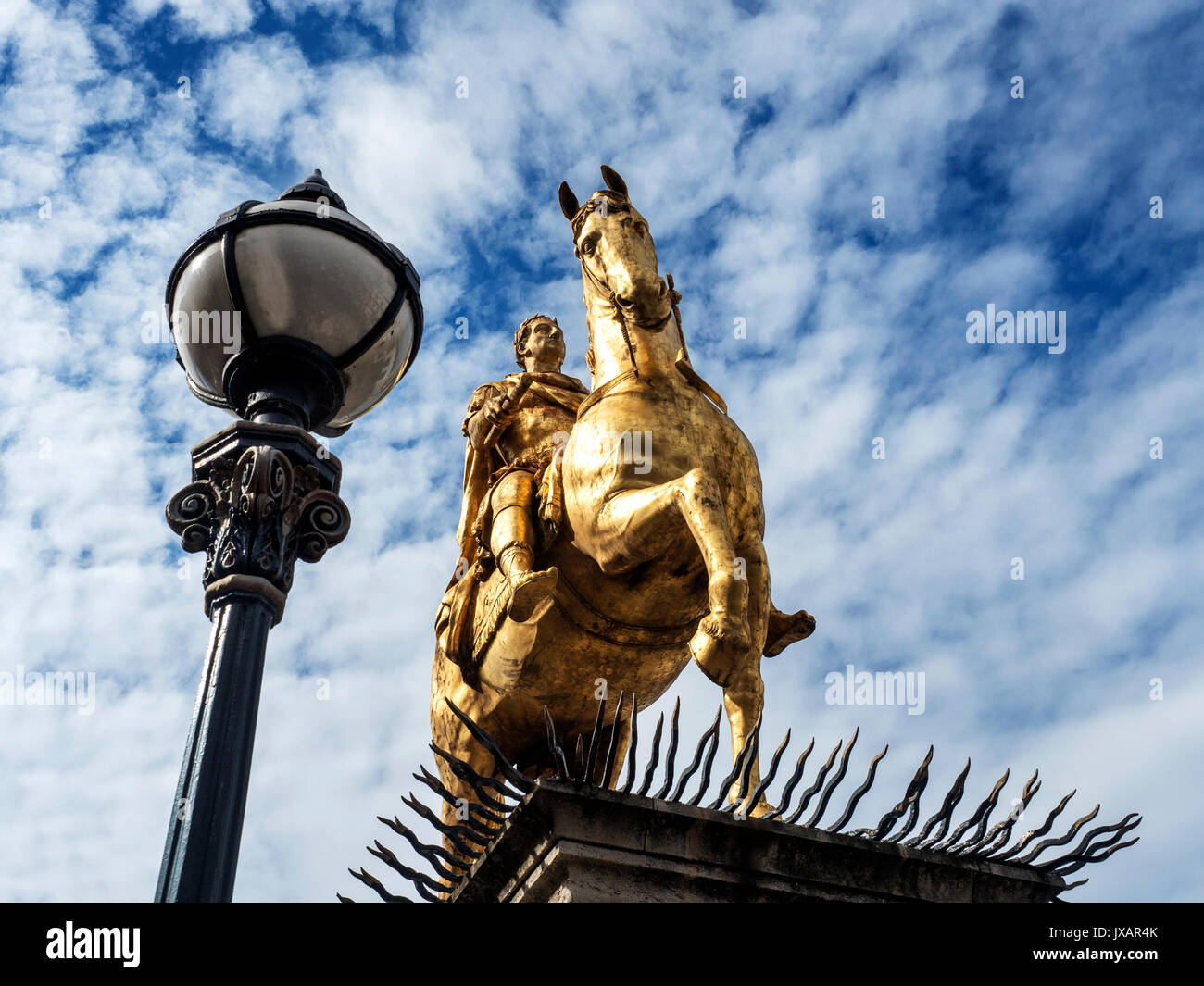 King william the third statue hi-res stock photography and images - Alamy