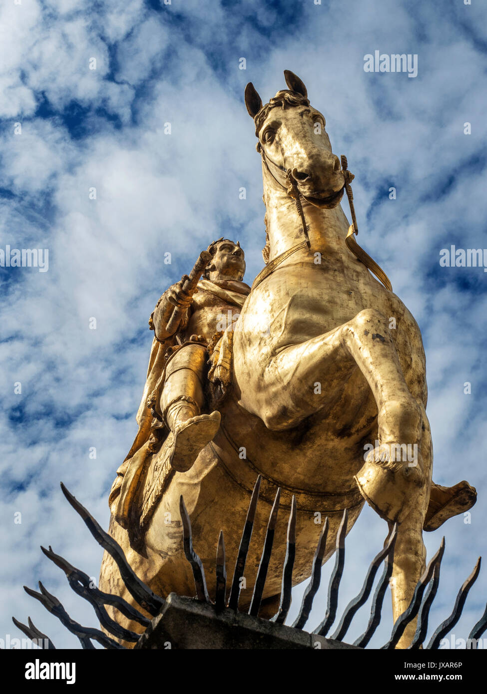Gilded Horseback King William Statue in Market Place Hull Yorkshire ...
