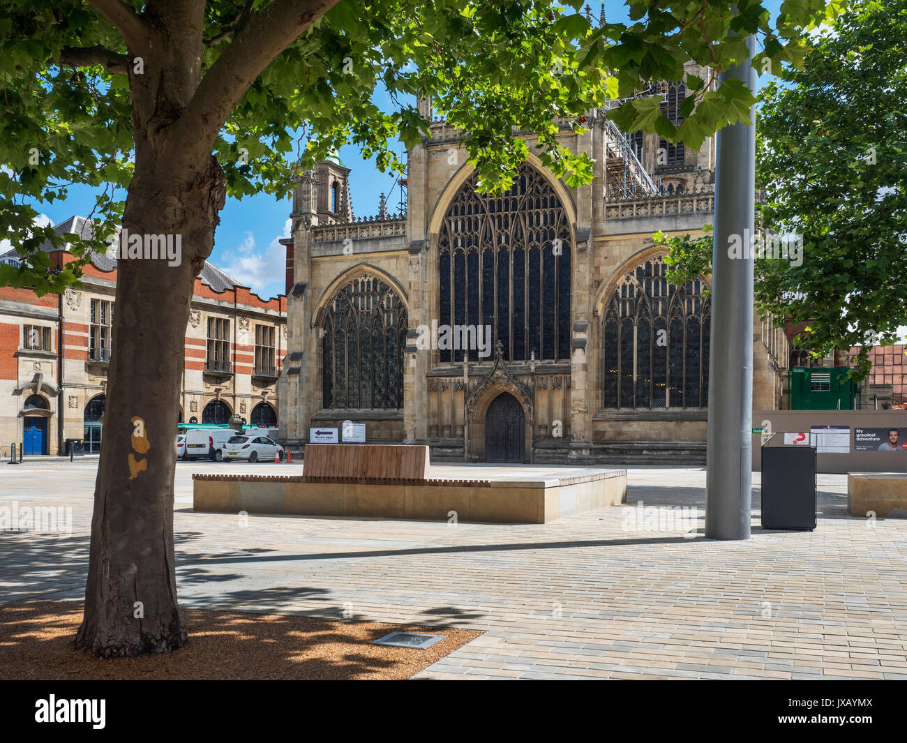 Hull Minster from Trinity Square in the Old Town at Hull Yorkshire ...