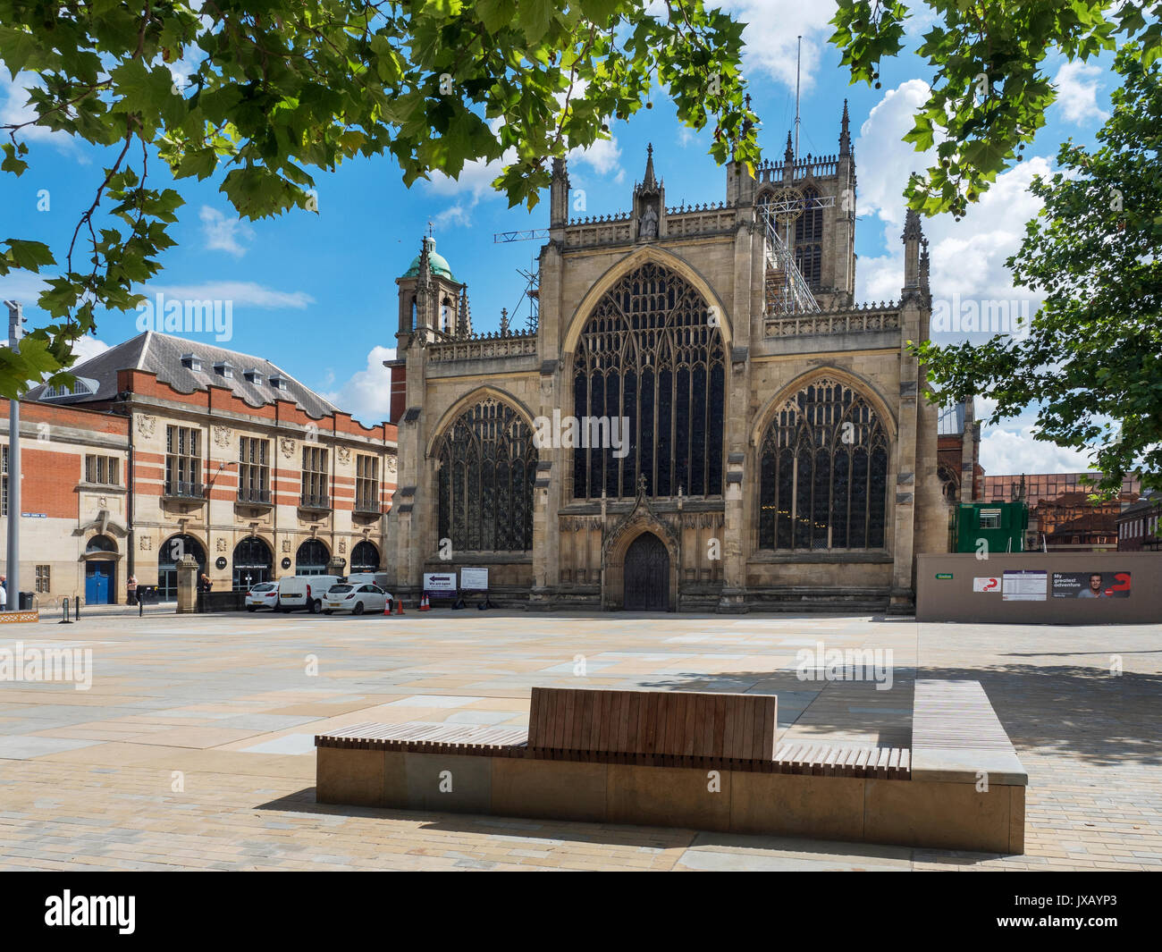 Hull Minster from Trinity Square in the Old Town at Hull Yorkshire ...