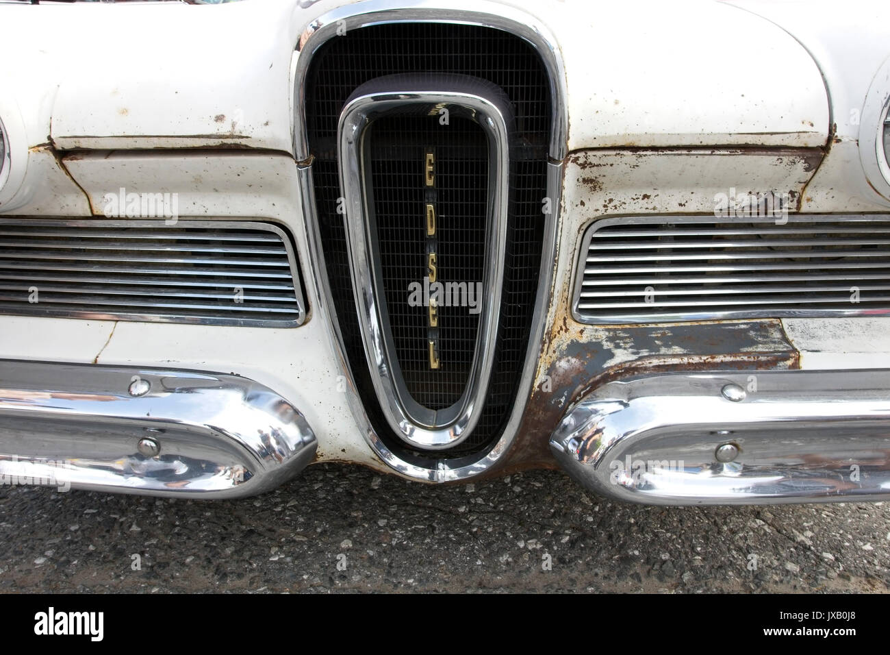 Edsel car emblem hi-res stock photography and images - Alamy