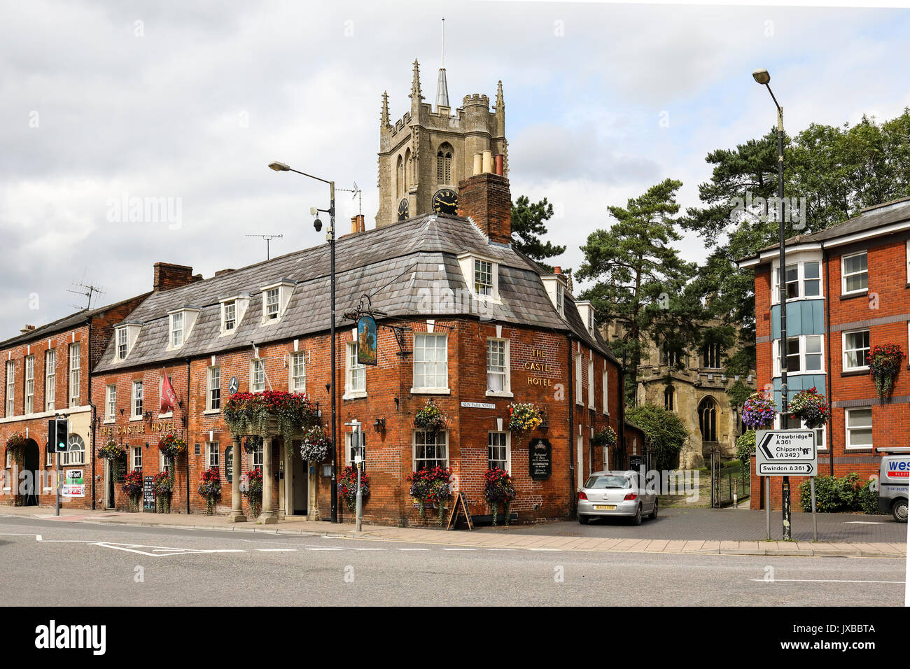 Castle hotel devizes hi-res stock photography and images - Alamy