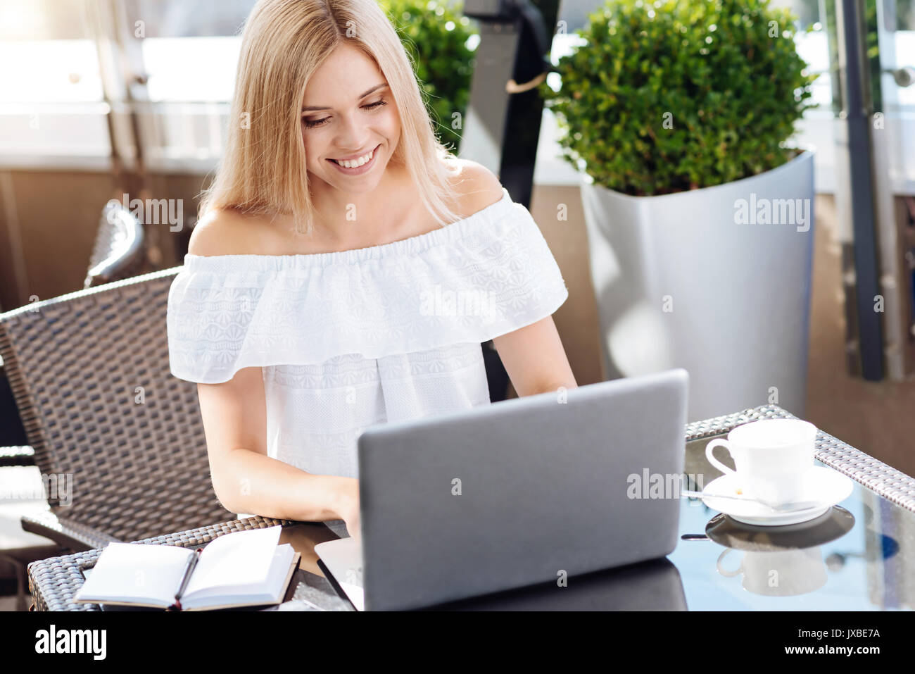 Surfing self hi-res stock photography and images - Alamy