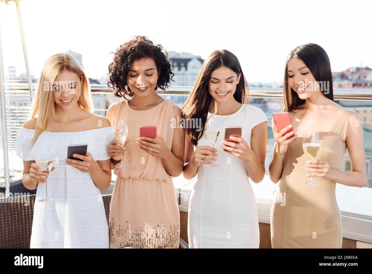 Women using tech hi-res stock photography and images - Alamy