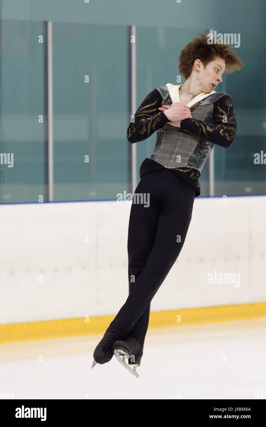 Mens single skating hi-res stock photography and images - Alamy