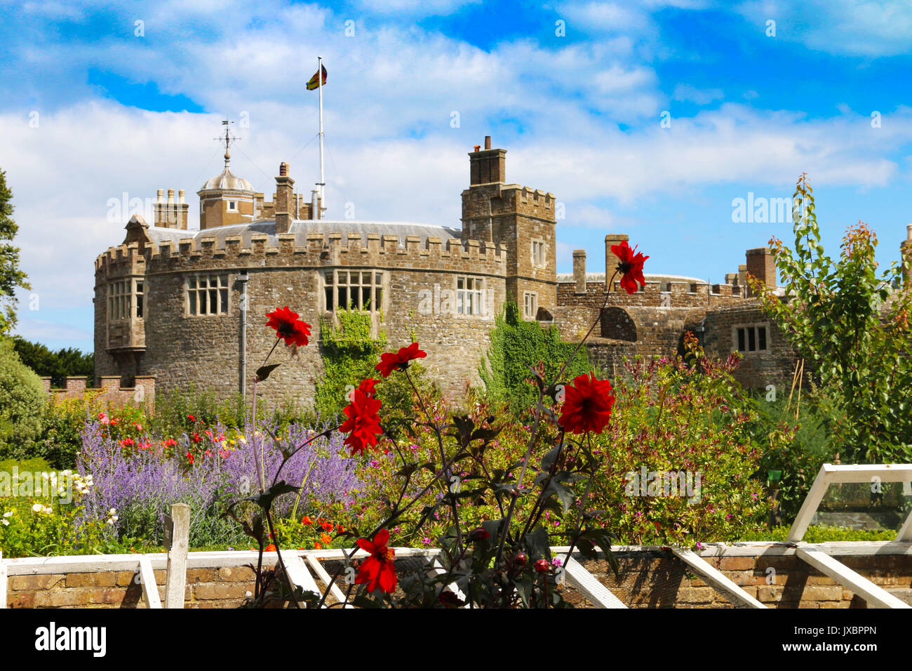 Walmer castle hi-res stock photography and images - Alamy