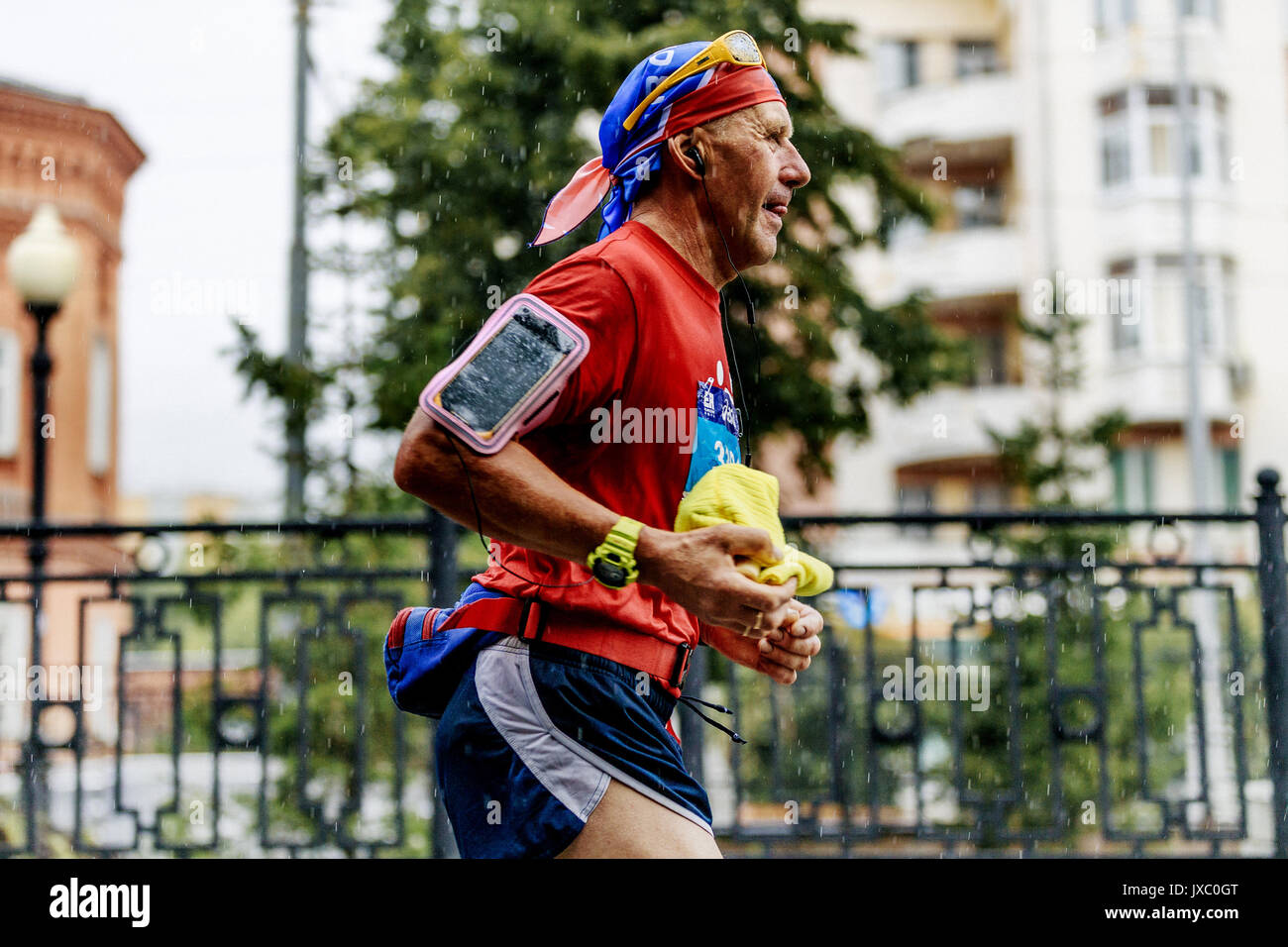 Hand running hi-res stock photography and images - Alamy