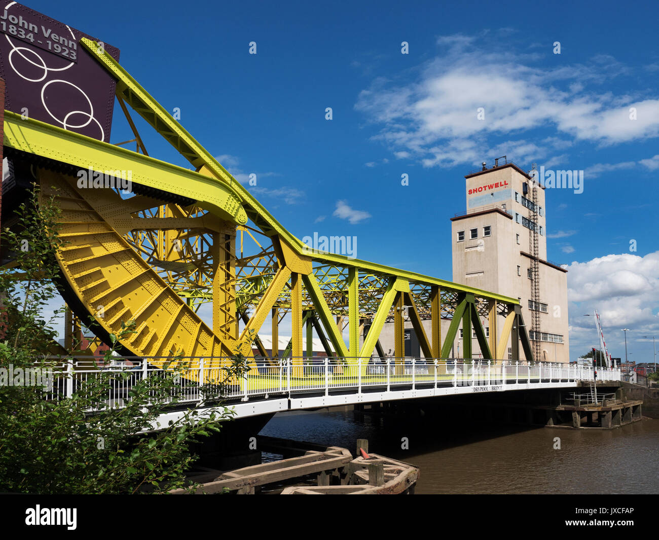 Drypool bridge hull hi-res stock photography and images - Alamy