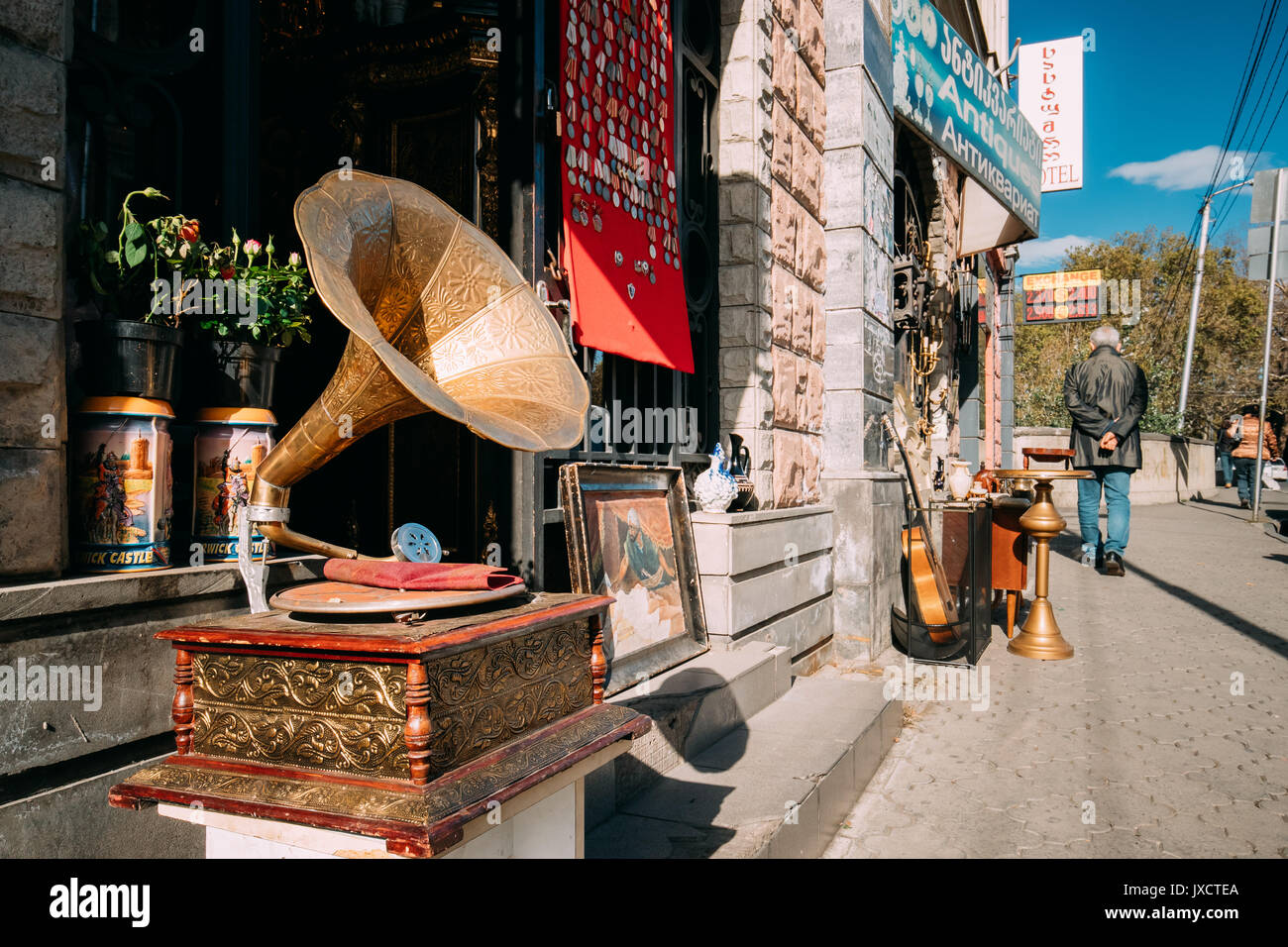 Tbilisi, Georgia. Shop Flea Market Of Antiques Old Retro Vintage Things ...