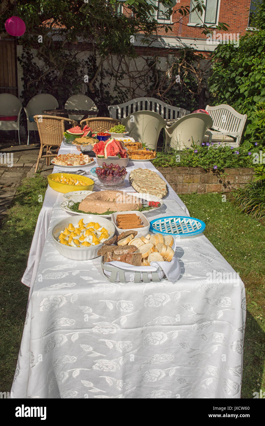 Party food table garden buffet hi-res stock photography and images - Alamy