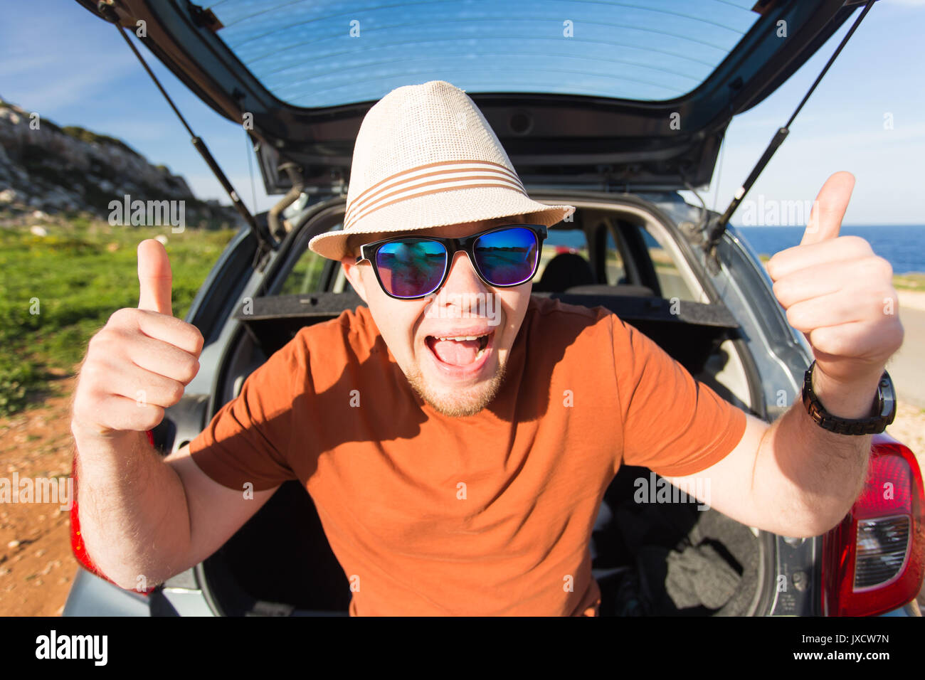 happy family enjoying road trip and summer vacation Stock Photo - Alamy