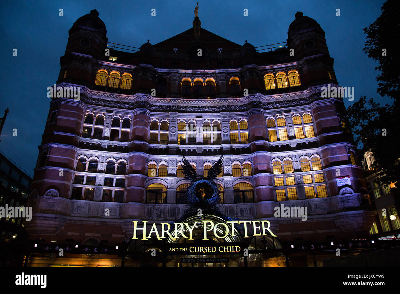 Palace theatre london uk hi-res stock photography and images - Alamy