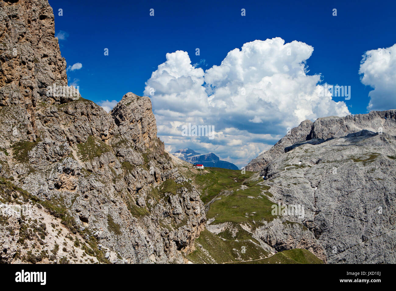 Refugio alpe di tires hi-res stock photography and images - Alamy