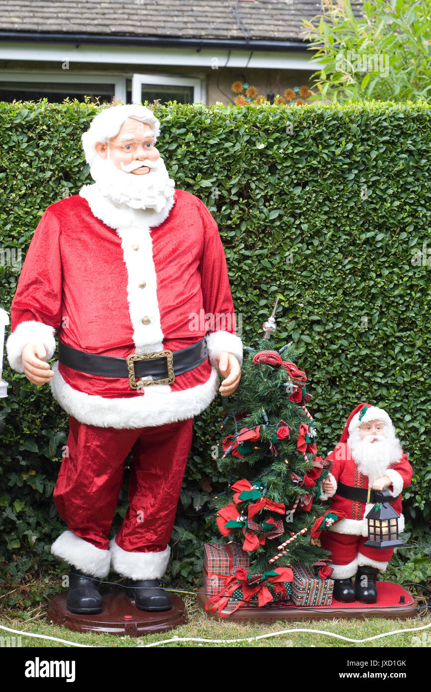Statue father christmas santa claus hi-res stock photography and images ...
