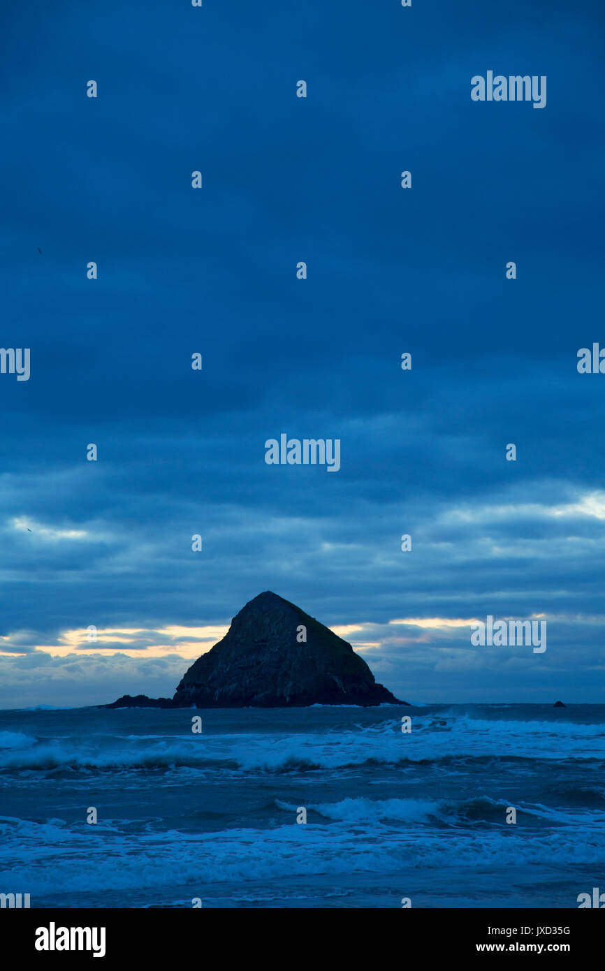Three Arch Rocks dusk, Oceanside State Park, Oregon Stock Photo - Alamy