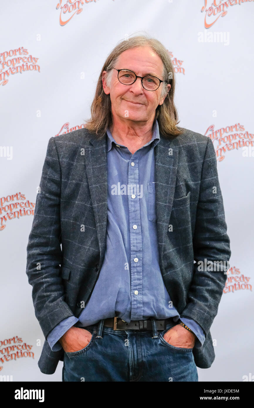 Dougie Maclean poses backstage at Cropredy Festival, Banbury ...