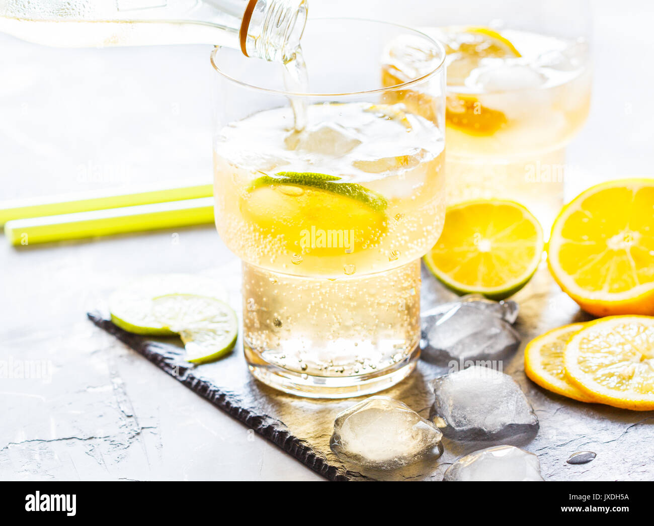 Lemonade alcohol hi-res stock photography and images - Alamy