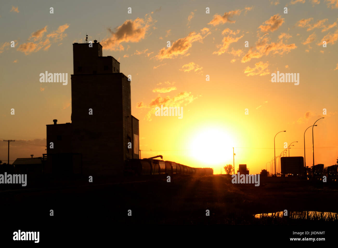 Small town elevator hi-res stock photography and images - Alamy