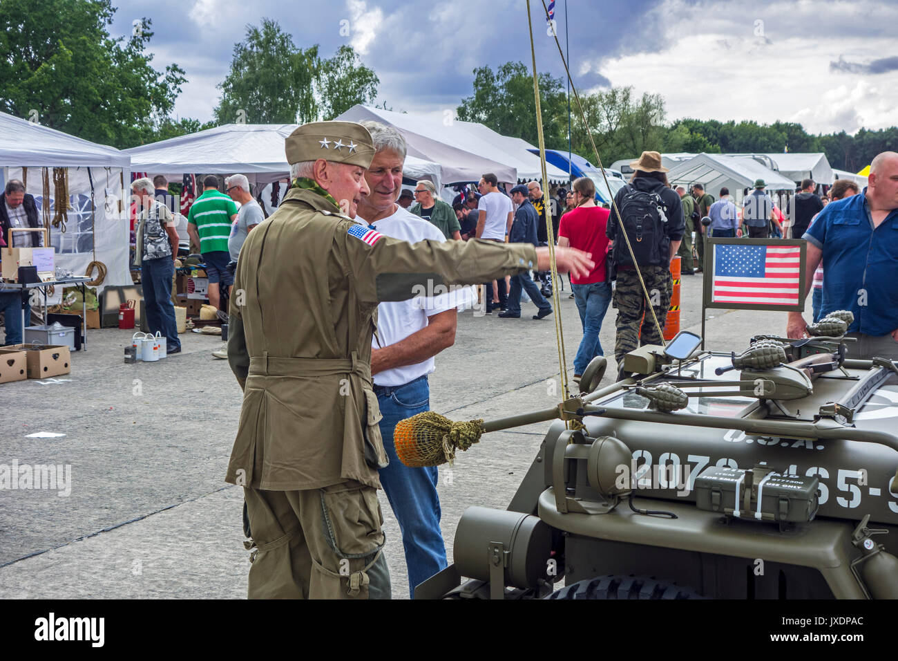 World war ii military reenactor High Resolution Stock Photography and ...