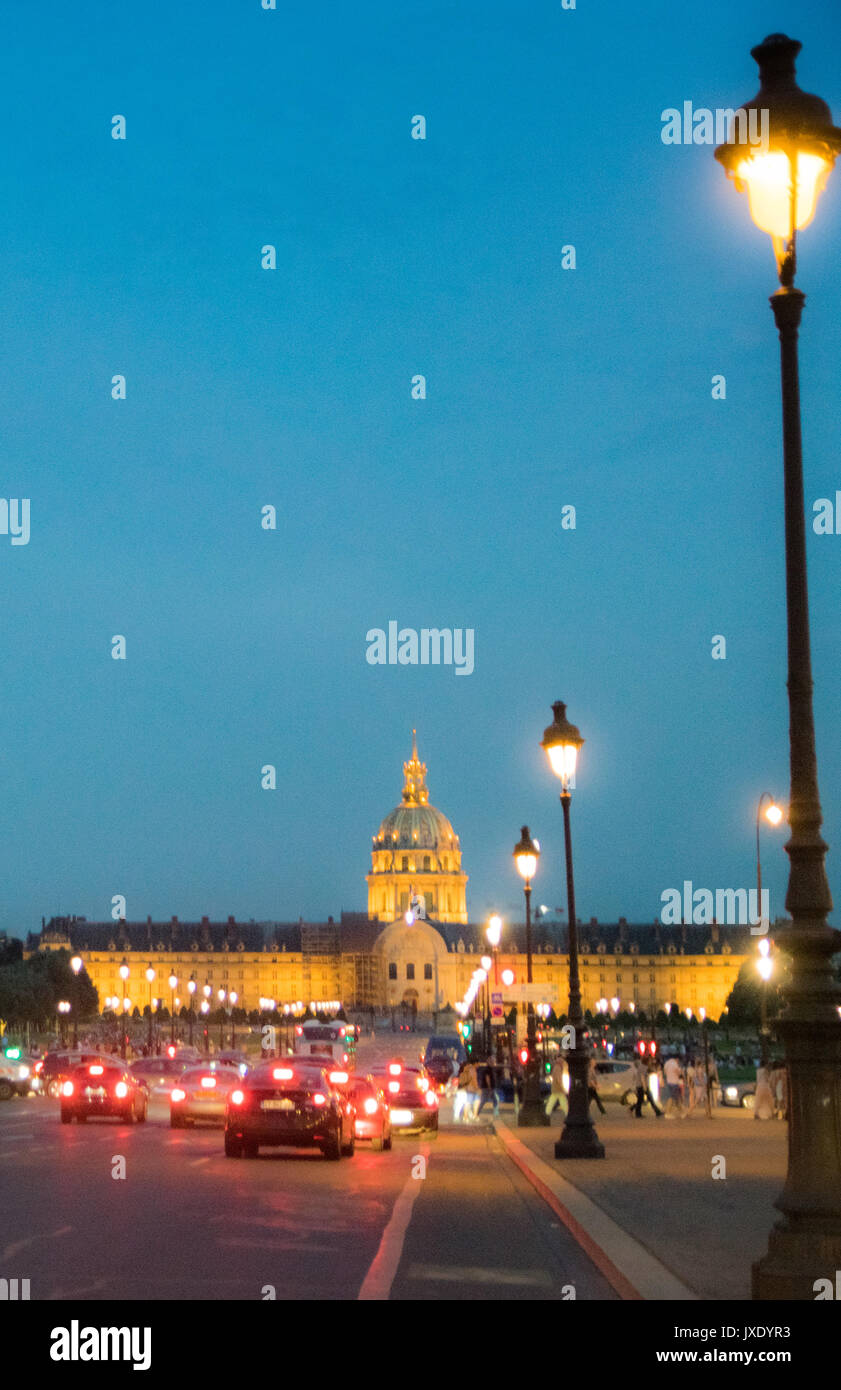 Les invalides night hi-res stock photography and images - Alamy