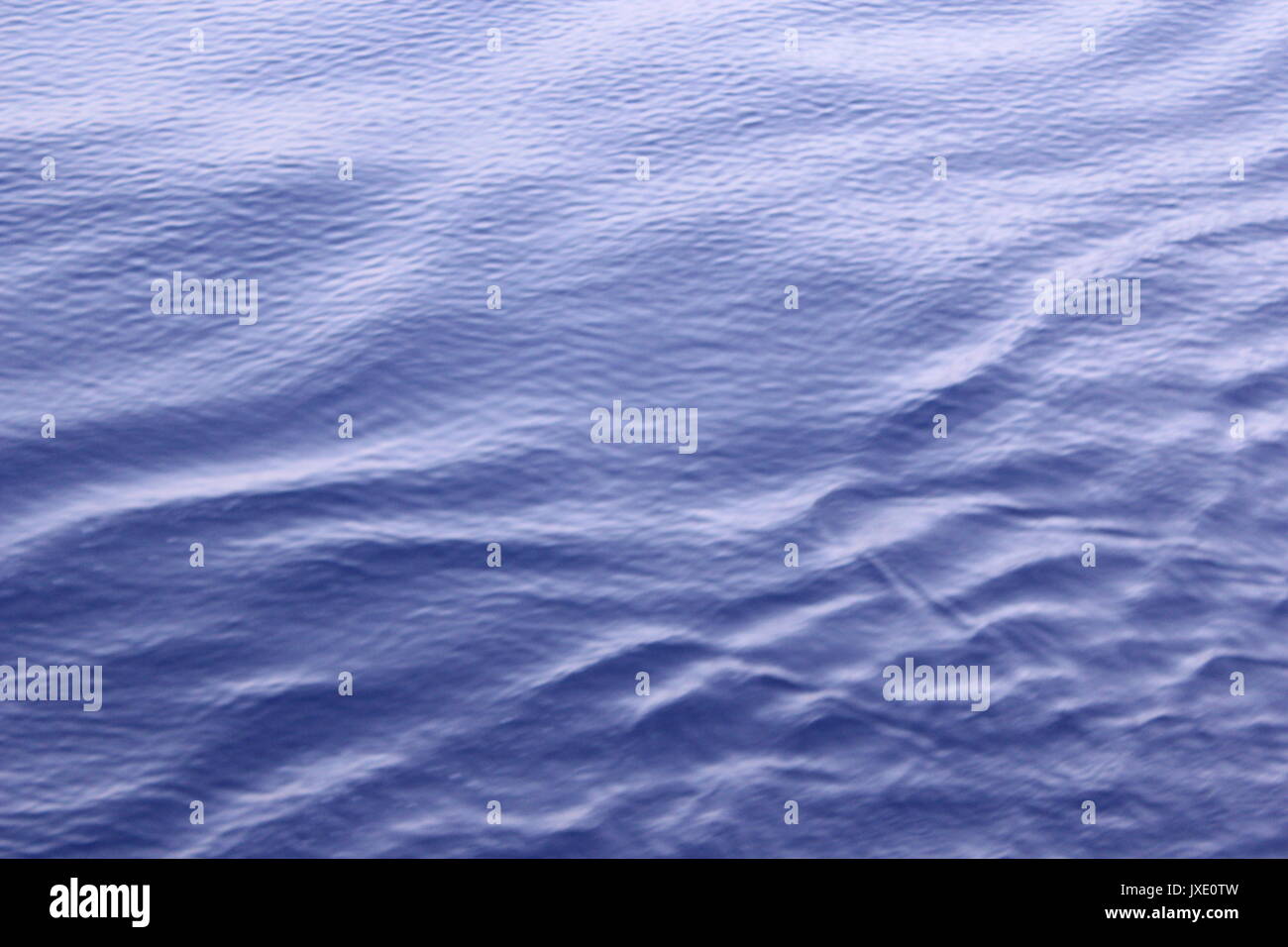 Dark sea water waves hi-res stock photography and images - Alamy