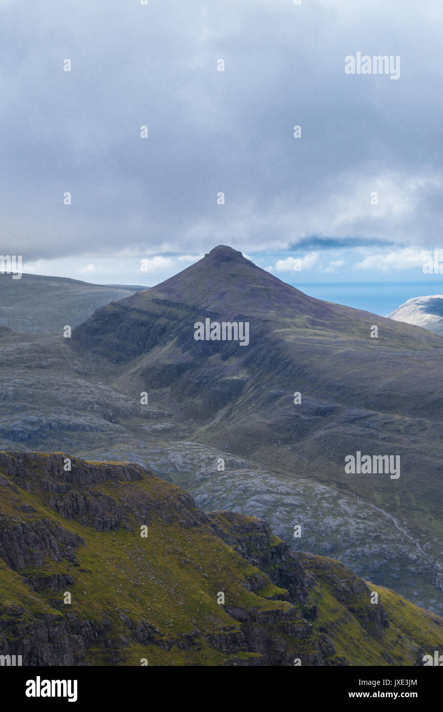 Single mountain peak hi-res stock photography and images - Alamy