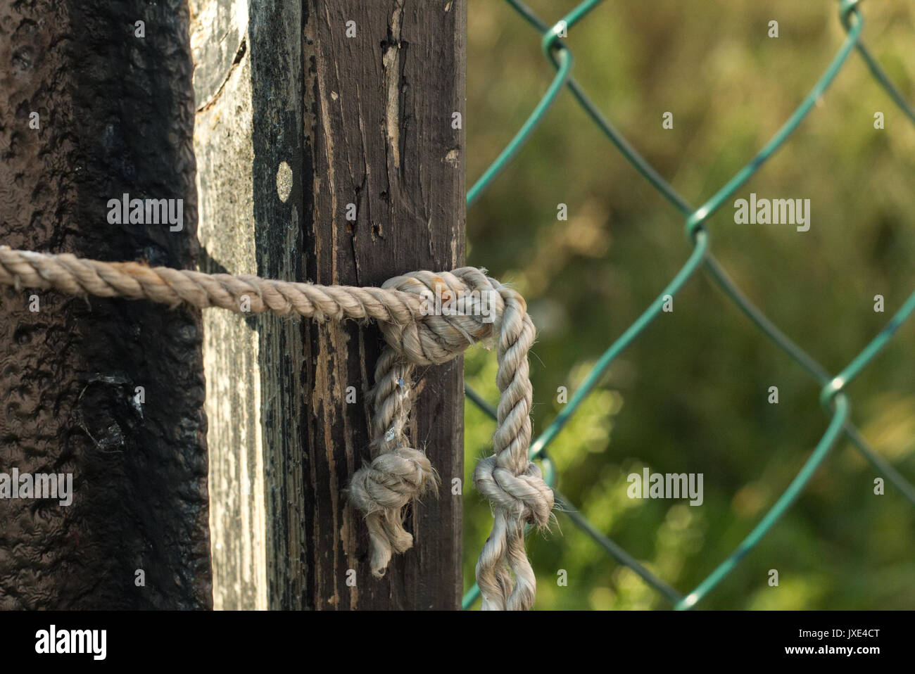 Wire rope knot hi-res stock photography and images - Alamy