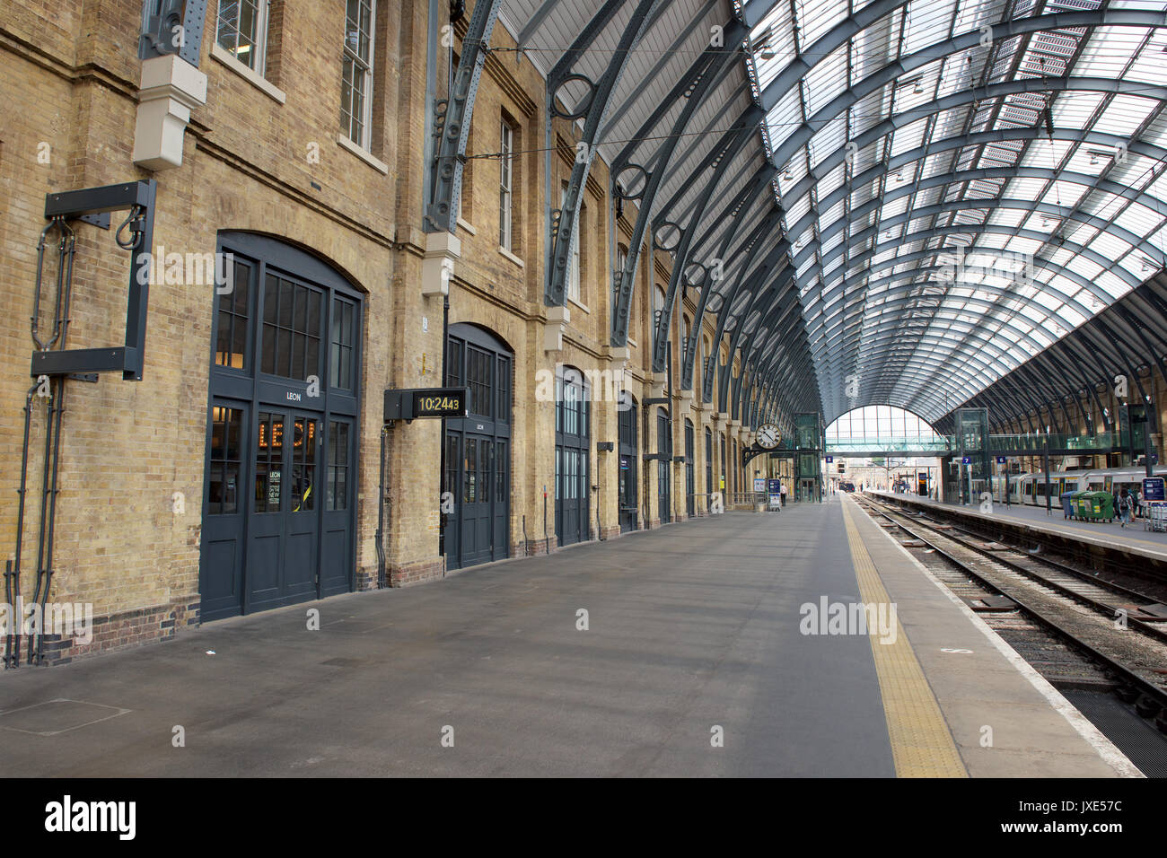 KIngs Cross railway station in London Stock Photo - Alamy