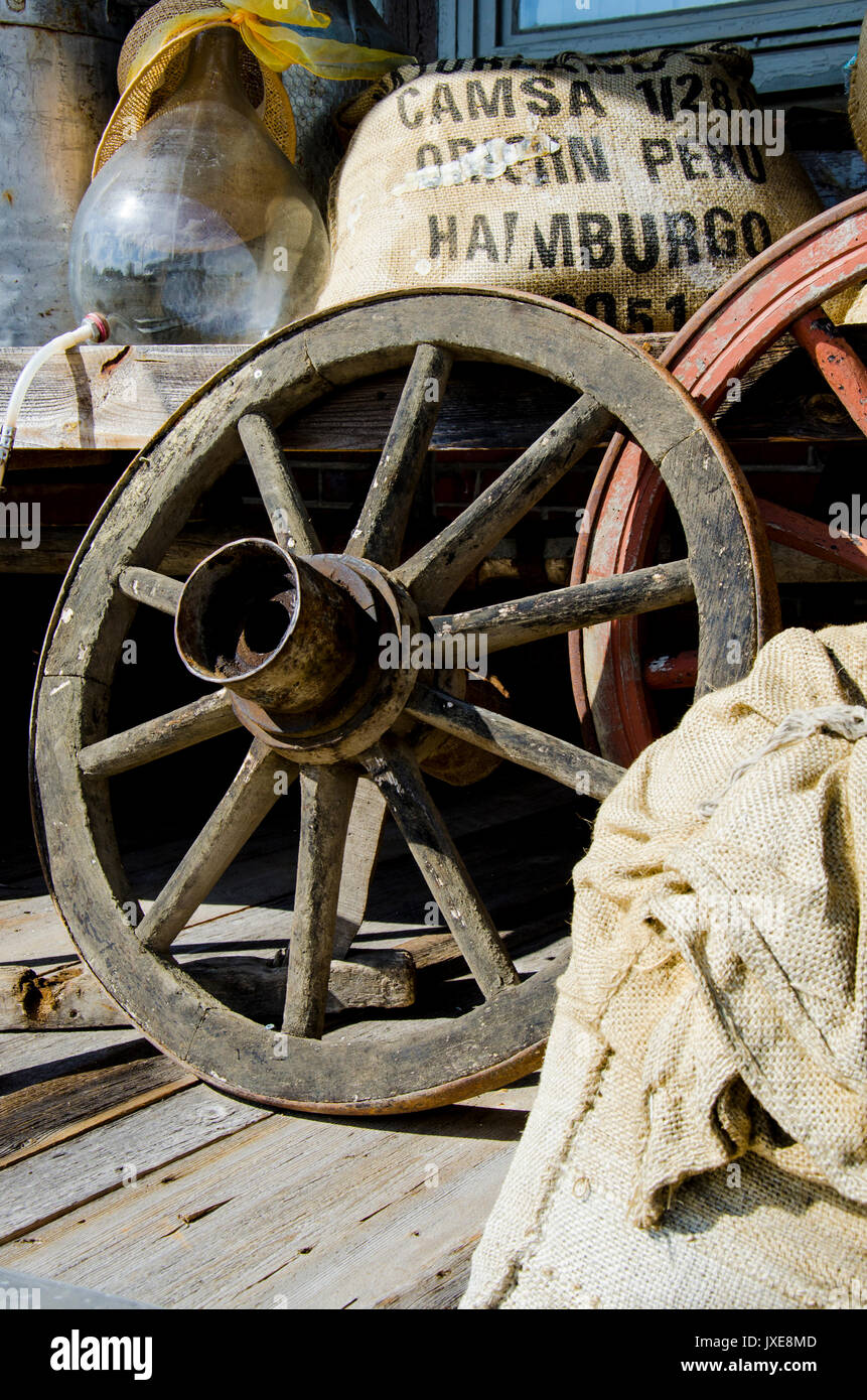 Nostalgia - Old items from the farm - Metal barrel, wooden boxes, fruit ...