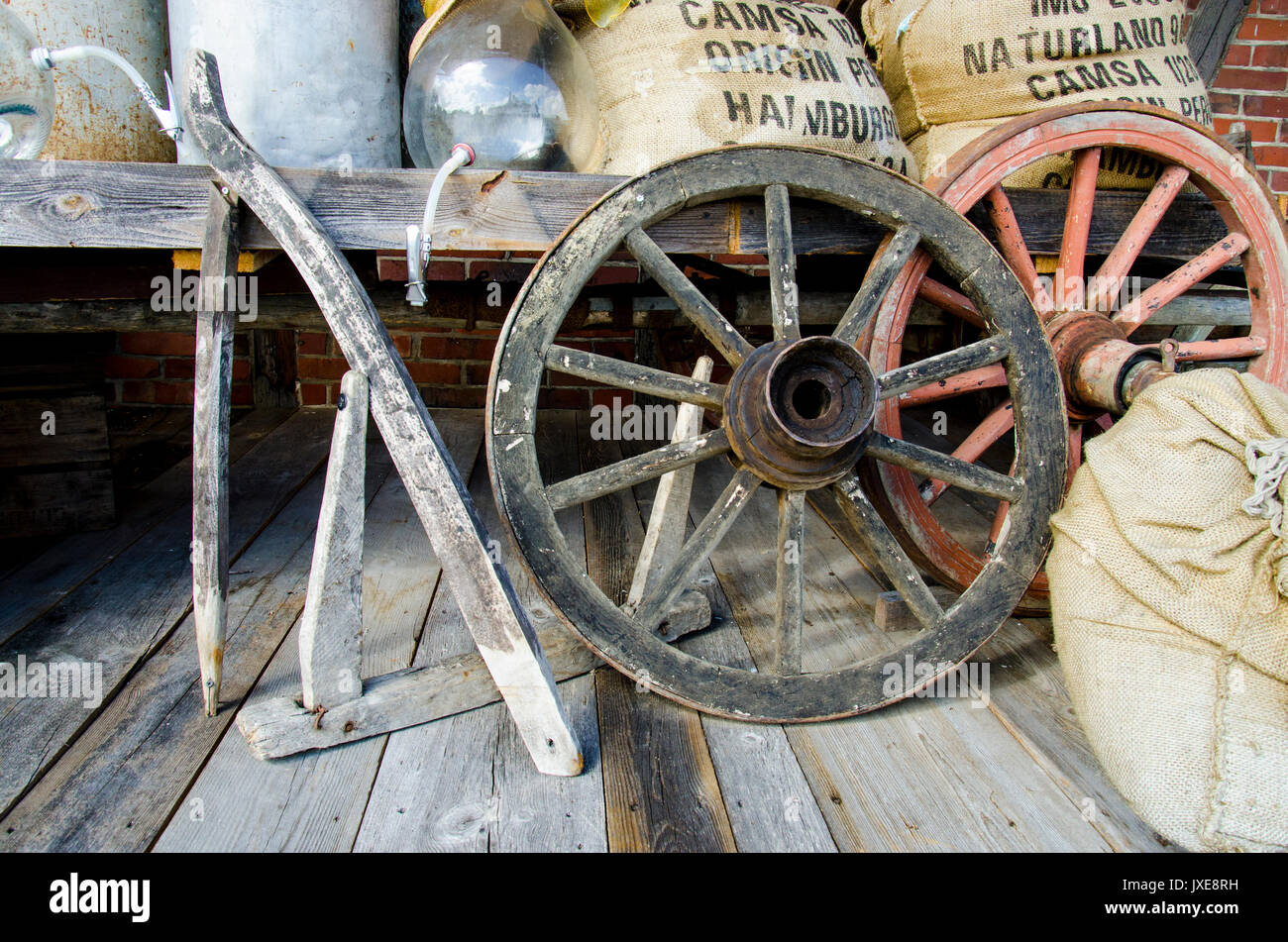 Nostalgia - Old items from the farm - Metal barrel, wooden boxes, fruit ...