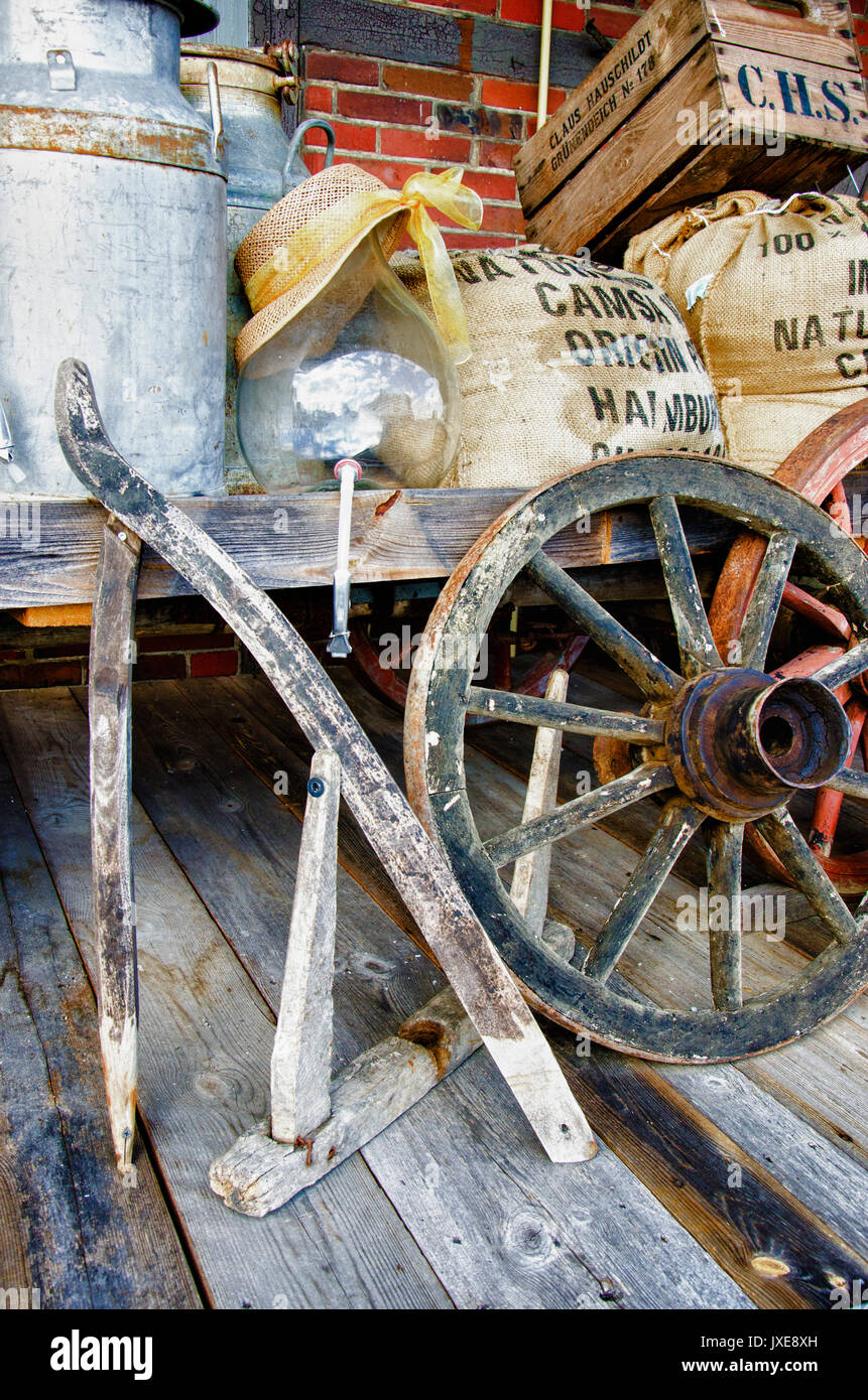 Nostalgia - Old items from the farm - Metal barrel, wooden boxes, fruit ...