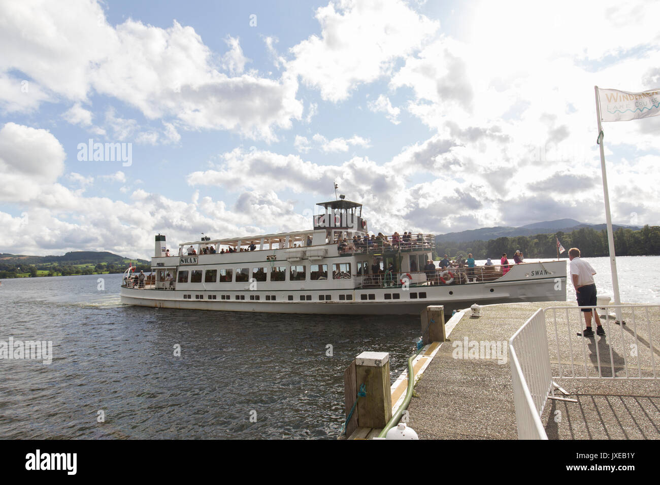 Boats ambleside pier waterhead lake hi-res stock photography and images ...