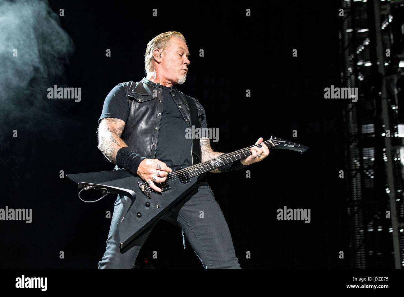 James Hetfield Metallica Lead Singer High Resolution Stock Photography ...