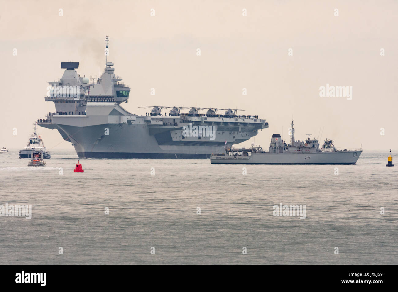 Hms queen elizabeth battleship hi-res stock photography and images - Alamy