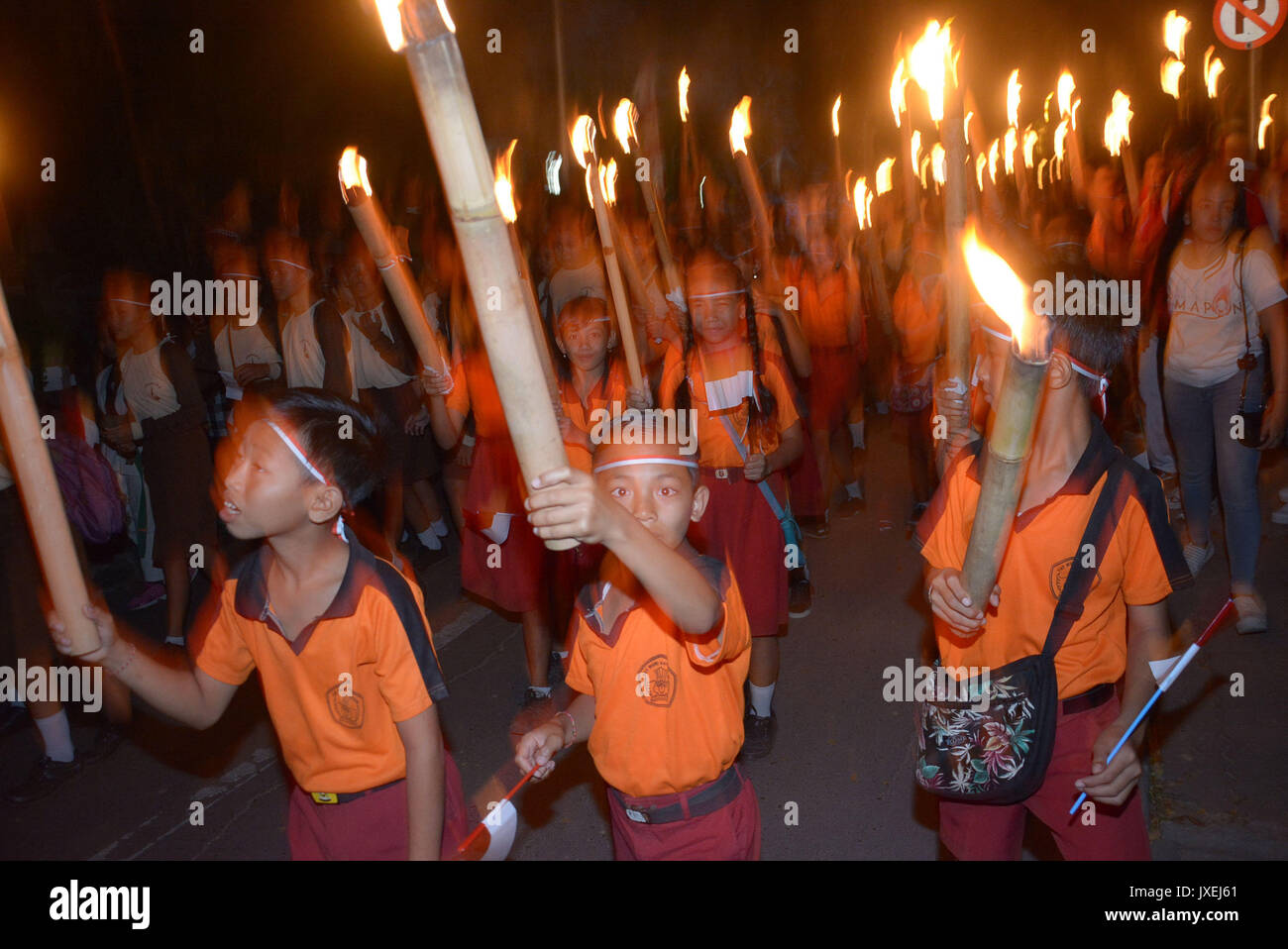 Denpasar, Indonesia. 16th Aug, 2017. 1.500 people follow the parade of ...