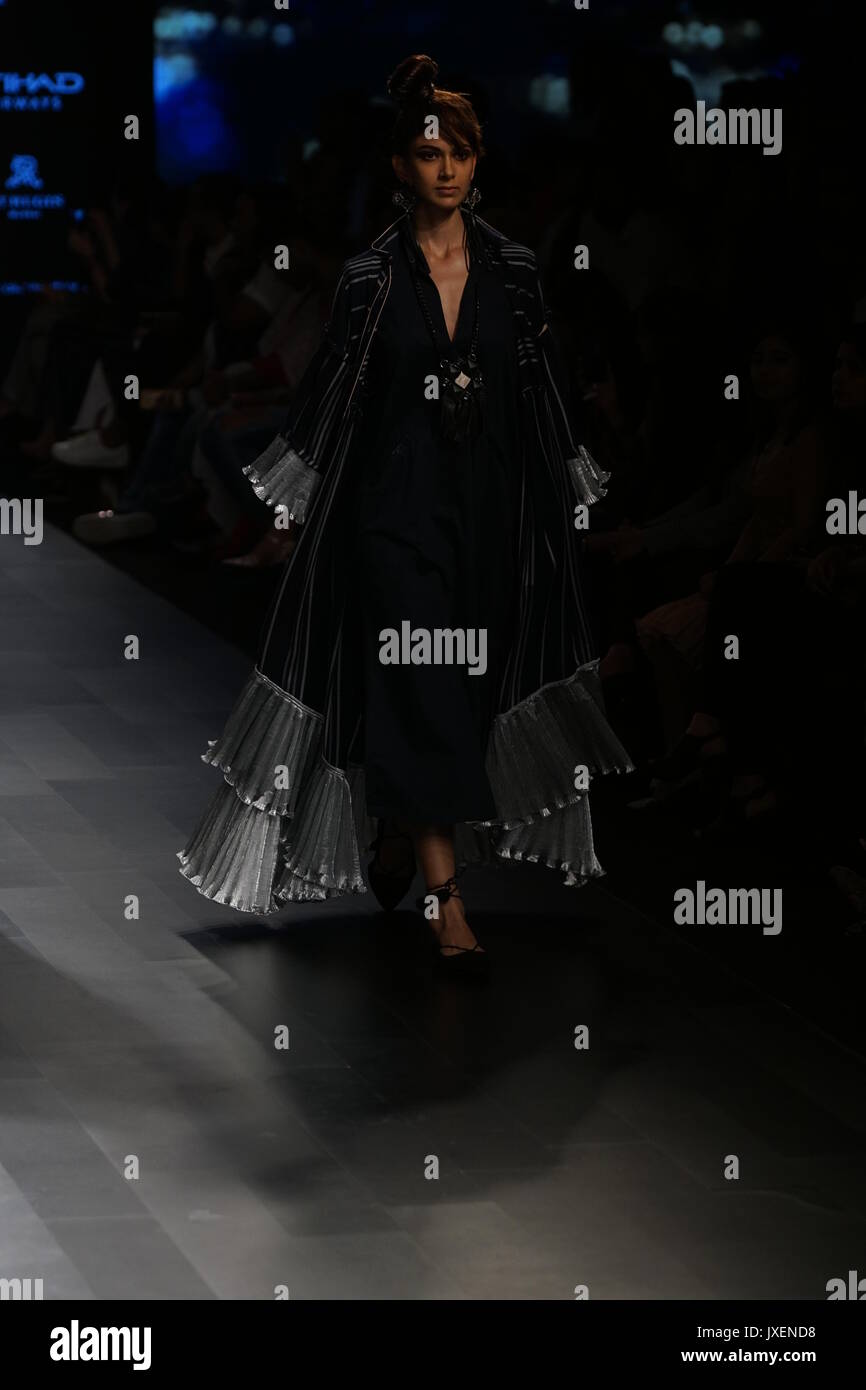 Mumbai, India. 16th Aug, 2017. Model Walk the ramp for designer Sonal ...