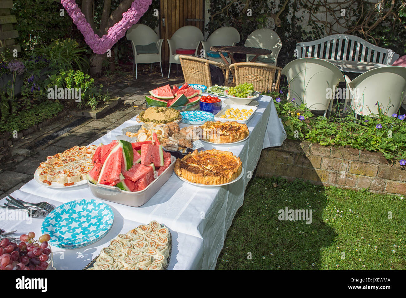 Party food table garden buffet hi-res stock photography and images - Alamy