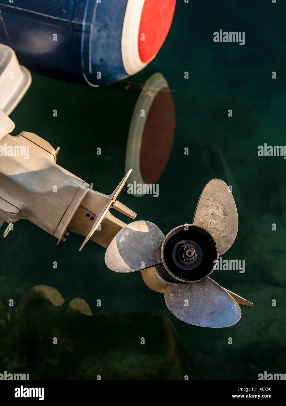 Boat propeller out of water Stock Photo - Alamy