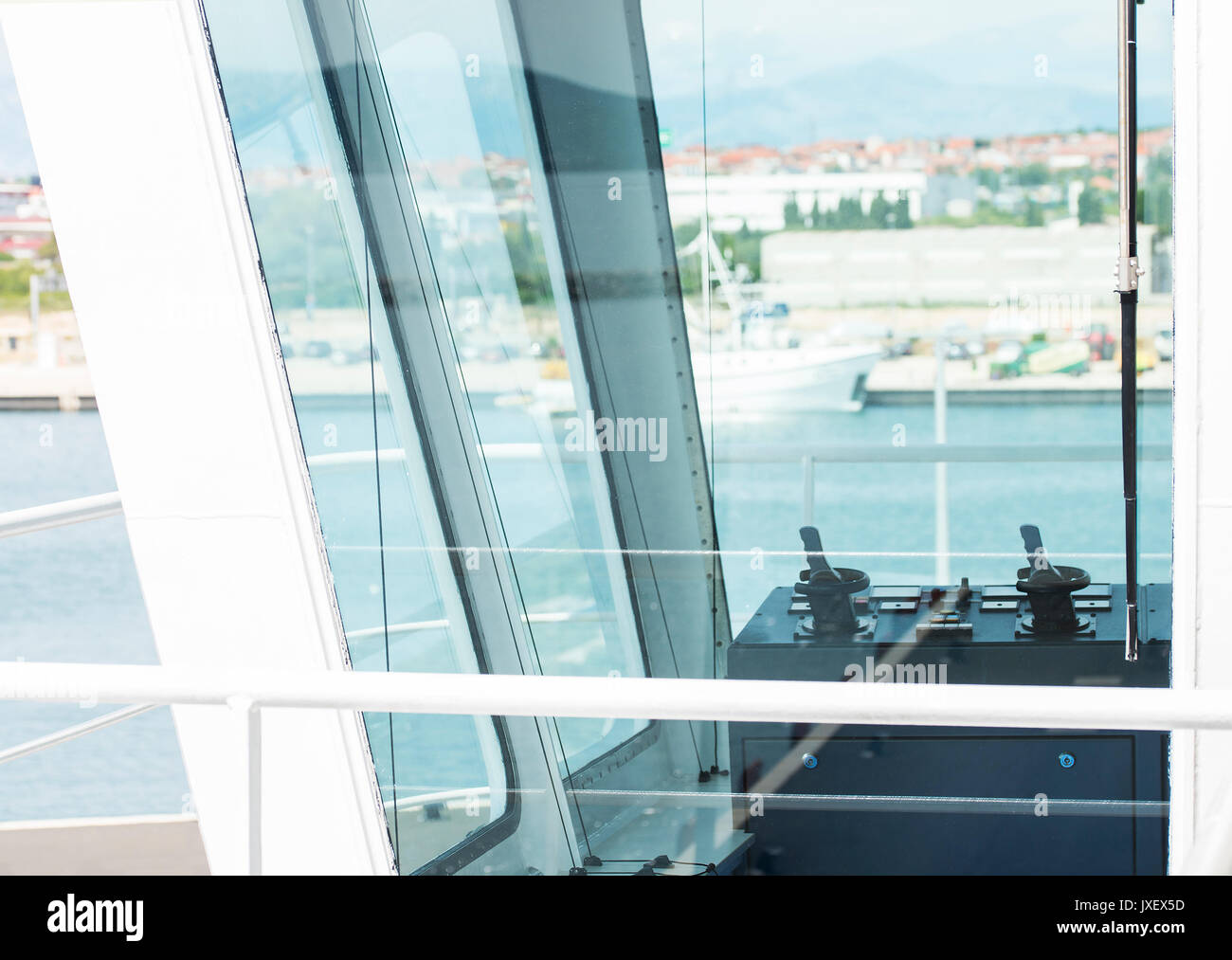 Navigator cockpit hi-res stock photography and images - Alamy