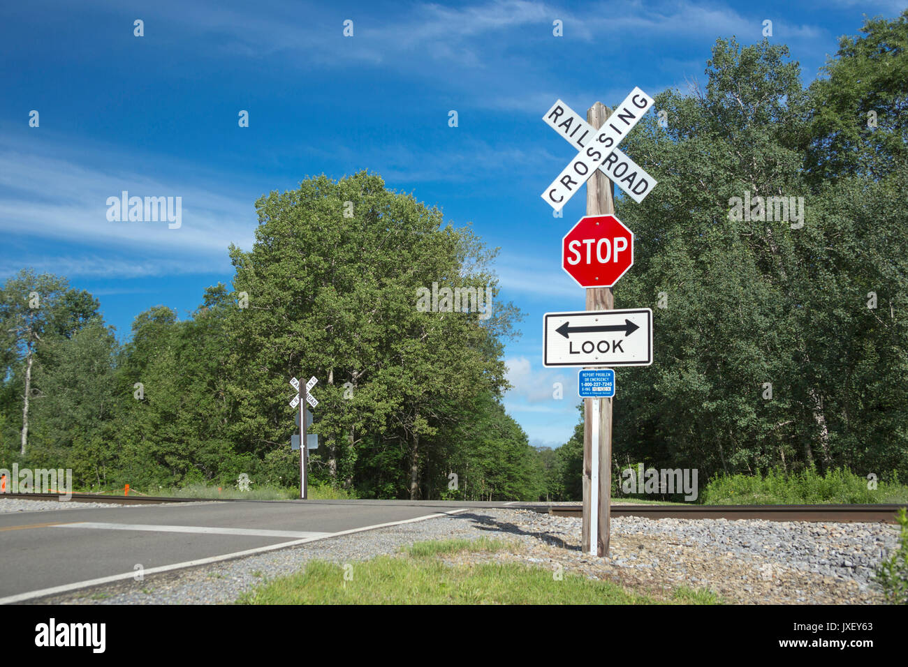 Railroad crossing intersection hi-res stock photography and images - Alamy