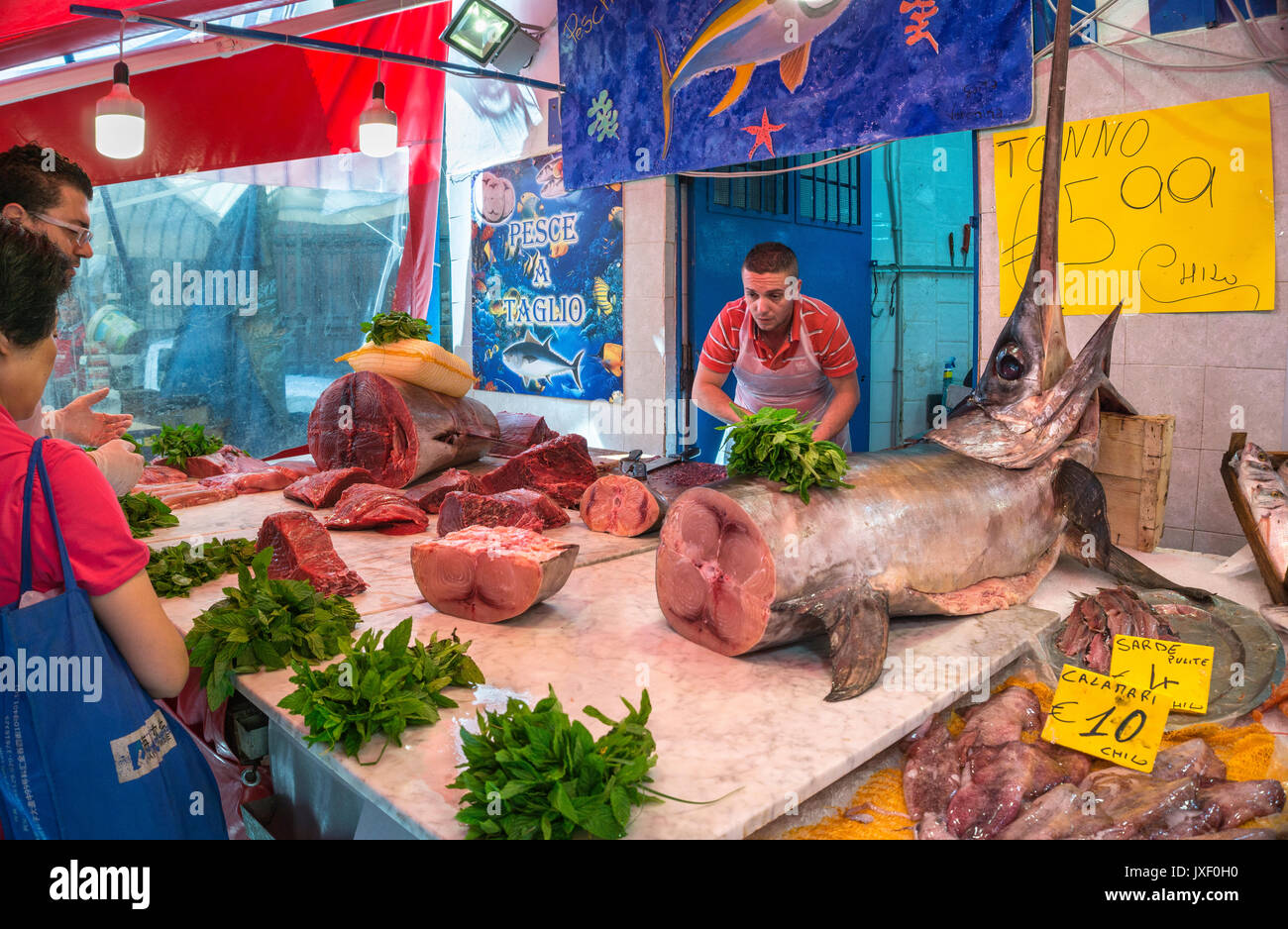 Fish market sicily palermo hi-res stock photography and images - Alamy
