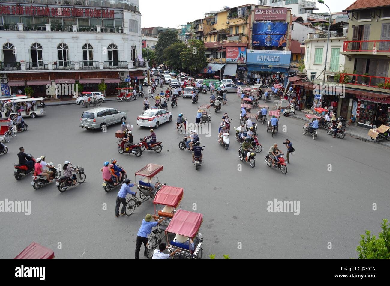 City streets hanoi hi-res stock photography and images - Alamy