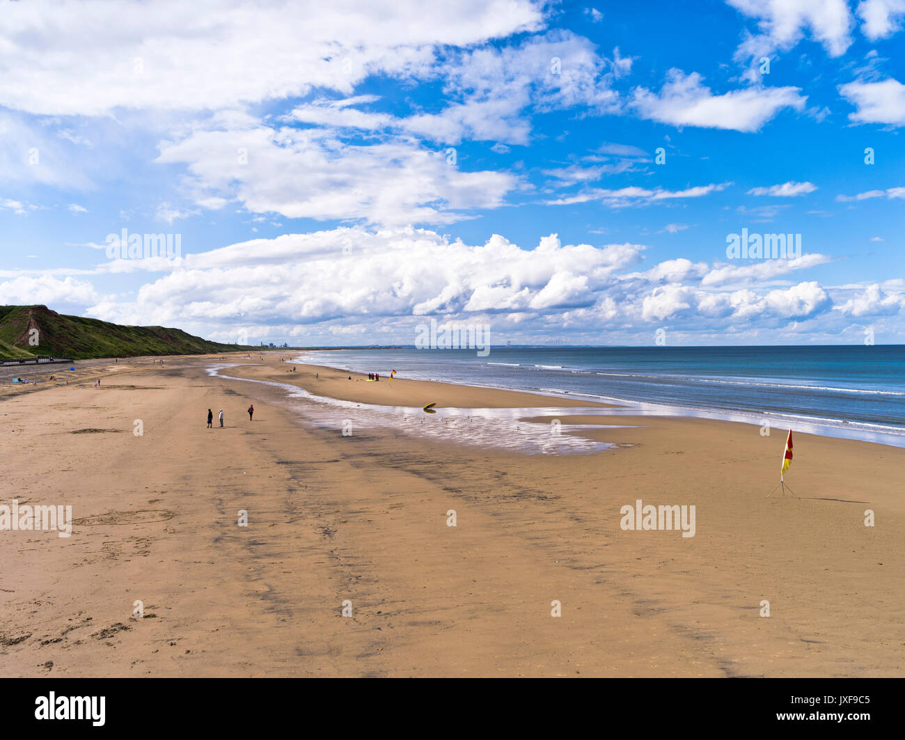 dh Saltburn beach SALTBURN BY THE SEA CLEVELAND Sand beach Cleveland ...