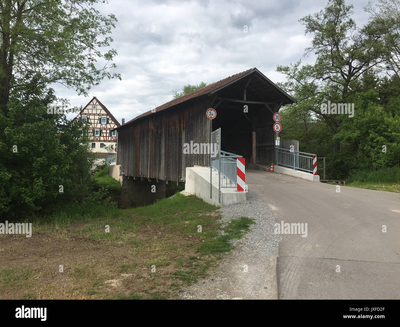 Timber truss bridge hi-res stock photography and images - Alamy