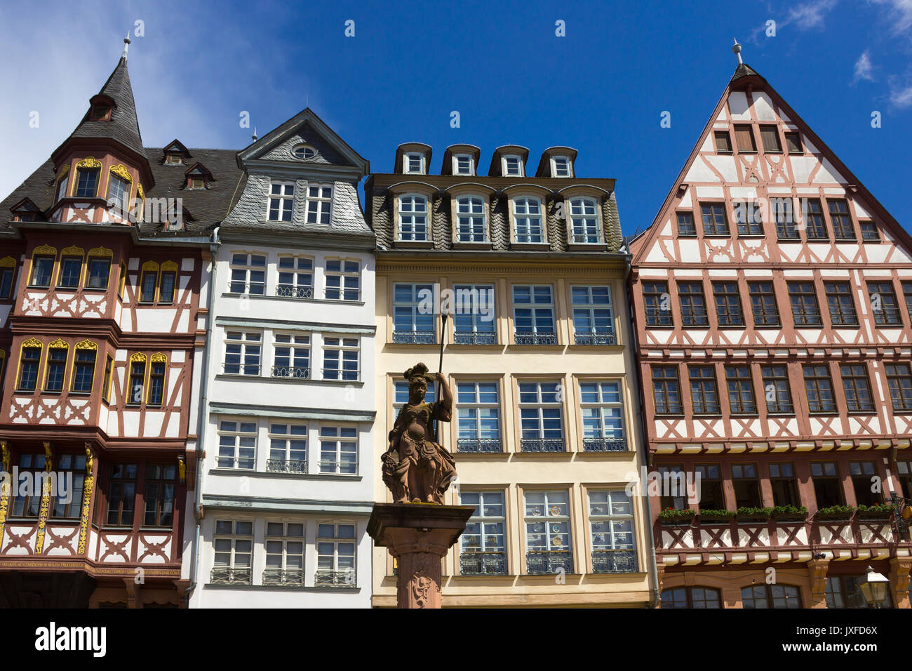 The old town with View of Roemerberg square in Frankfurt Stock Photo ...