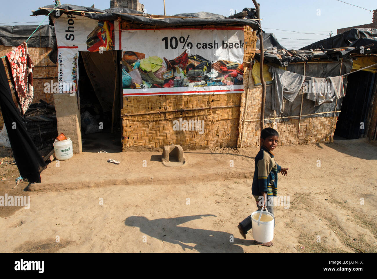 Kinder im slum neu delhi hi-res stock photography and images - Alamy