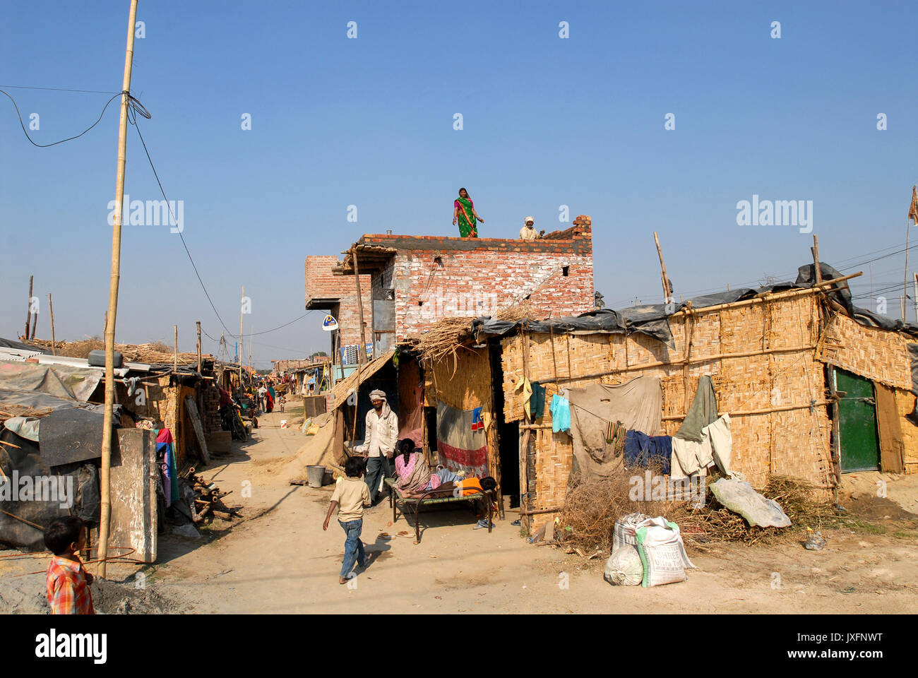 Kinder im slum neu delhi hi-res stock photography and images - Alamy
